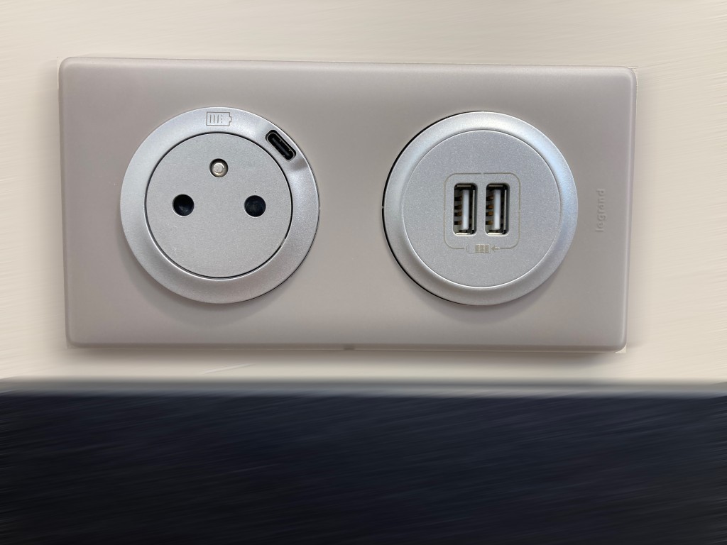 Zoom sur la connectique - agencement d'un espace snaking